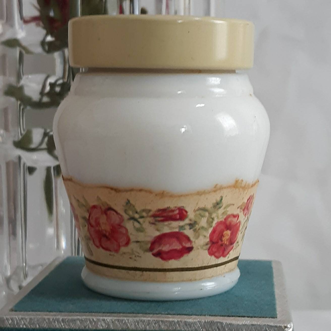 5 Vintage Avon Beauty Containers. 1950's 1970's - Etsy