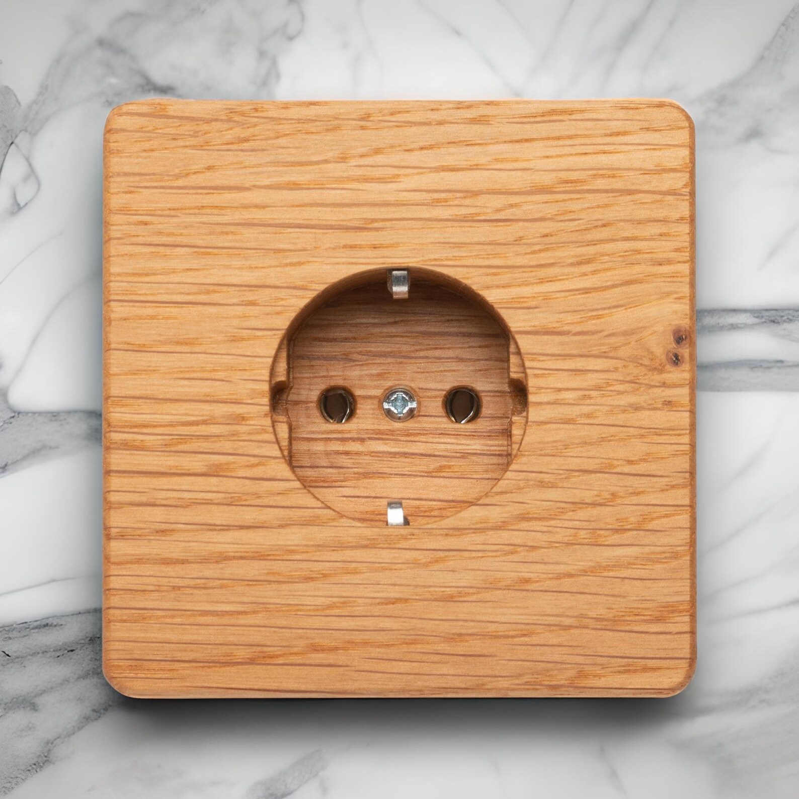 Dimensions d'une prise type E