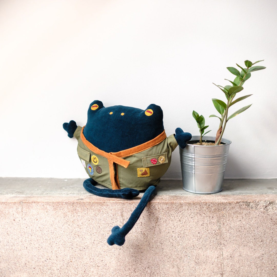 Big Scout Frog Cute Stuffed Animal Toy, Vintage Modern Minimalistic ...