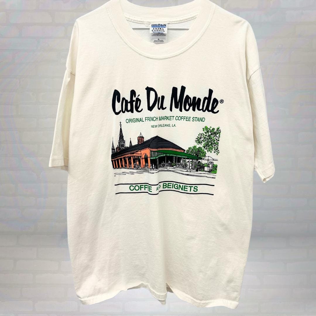 Vintage Café Du Monde Minimalist T-shirt - New Orleans Coffee ...
