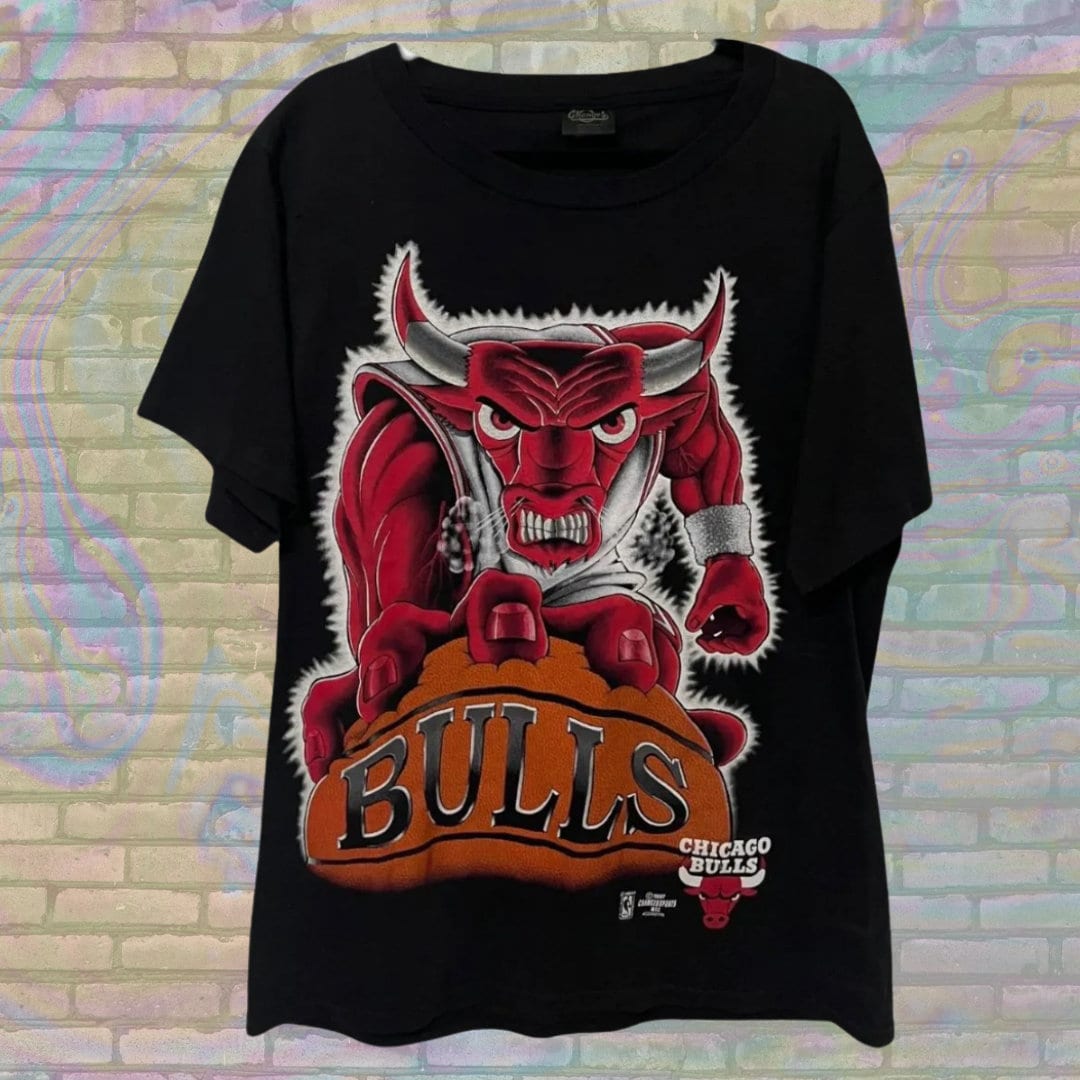 RARE Chicago Bulls NBA Licensed Glow in the Dark Raging Bull Big Print ...
