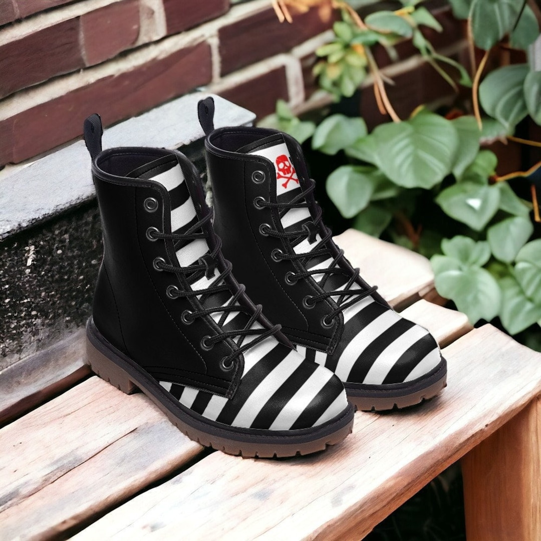 Black & White Stripe / Goth, Goblincore, Woodland, Witchcore, Faecore ...