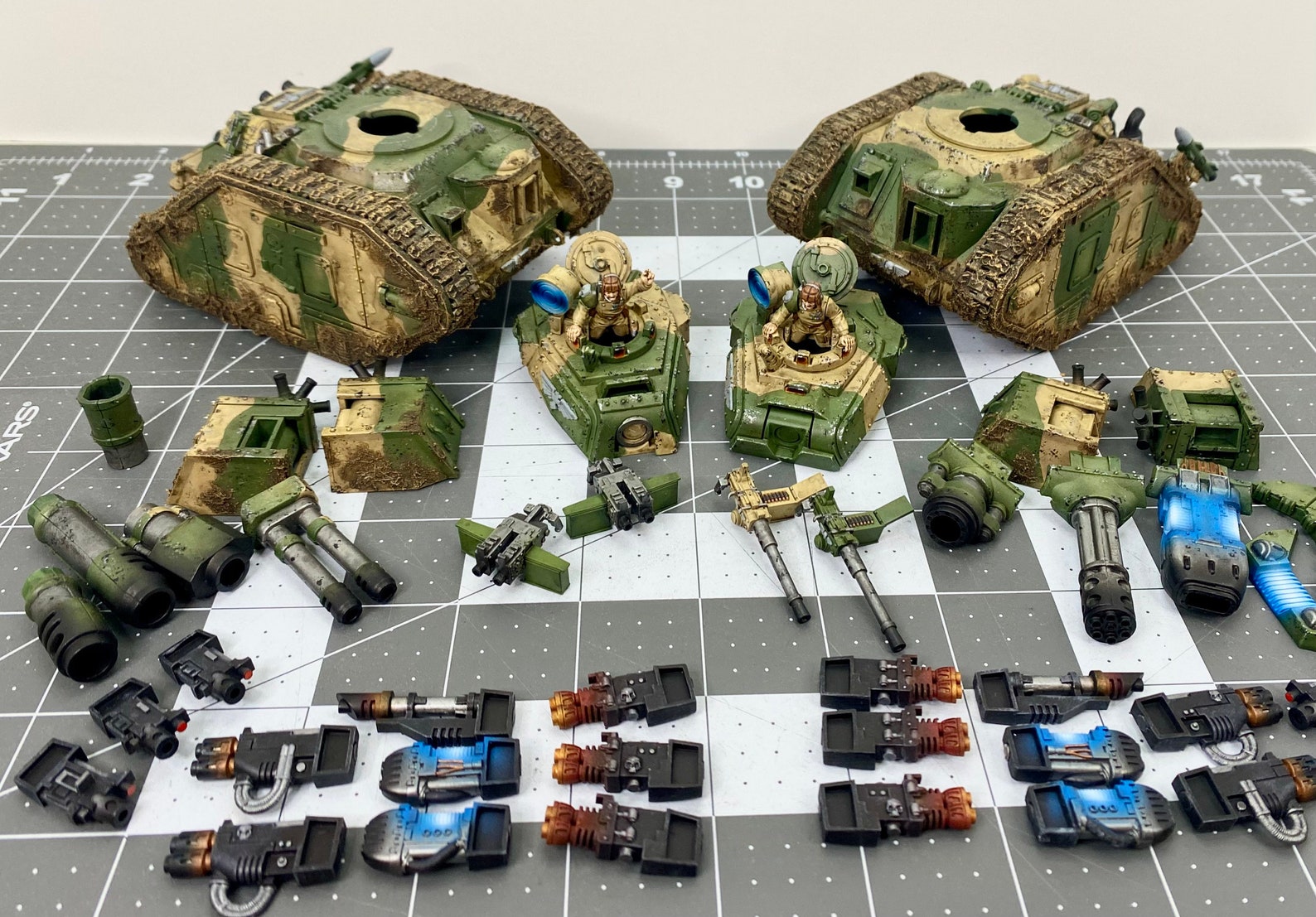Leman Russ Tank Painted one Turret Weapon and All Other Weapons ...