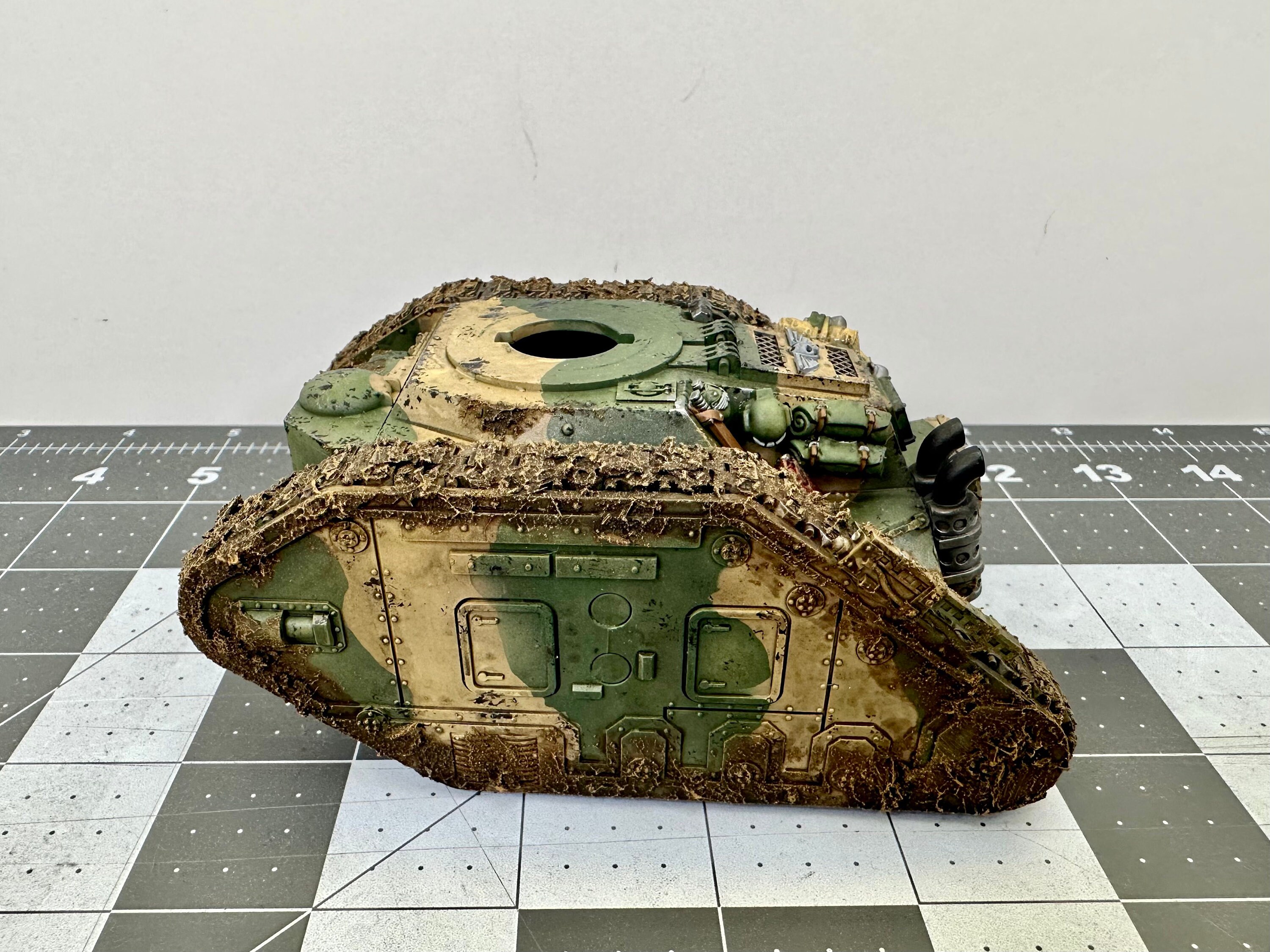 Leman Russ Tank Painted one Turret Weapon and All Other Weapons ...