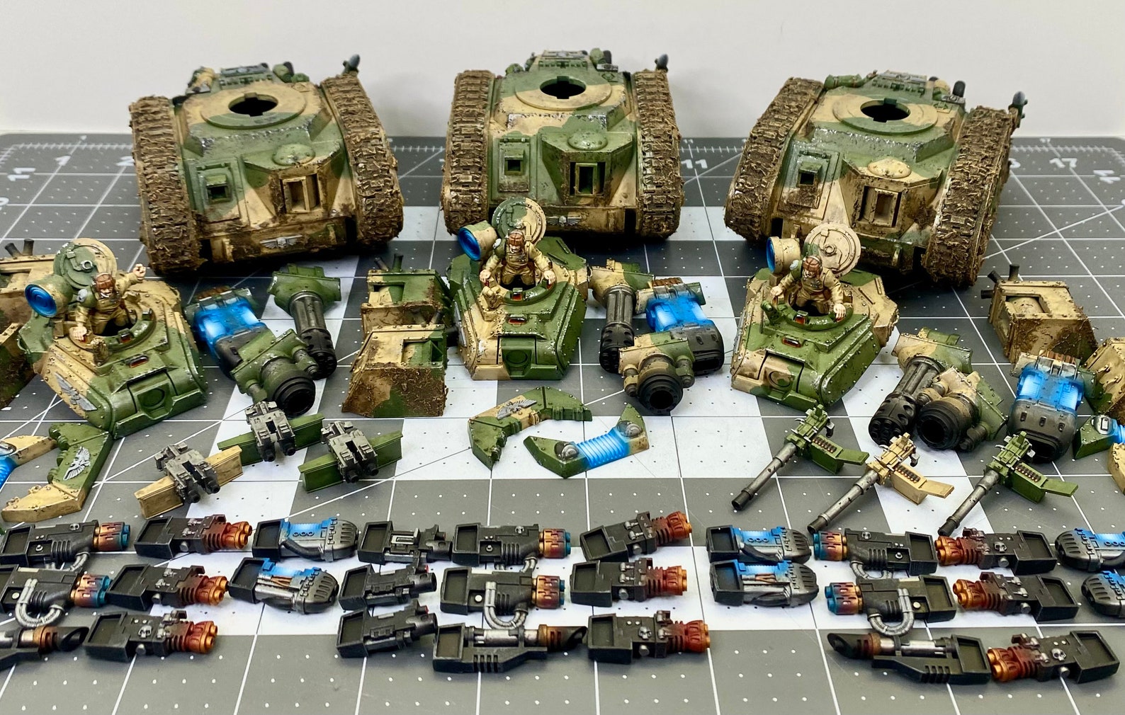 Leman Russ Tank Painted one Turret Weapon and All Other Weapons ...