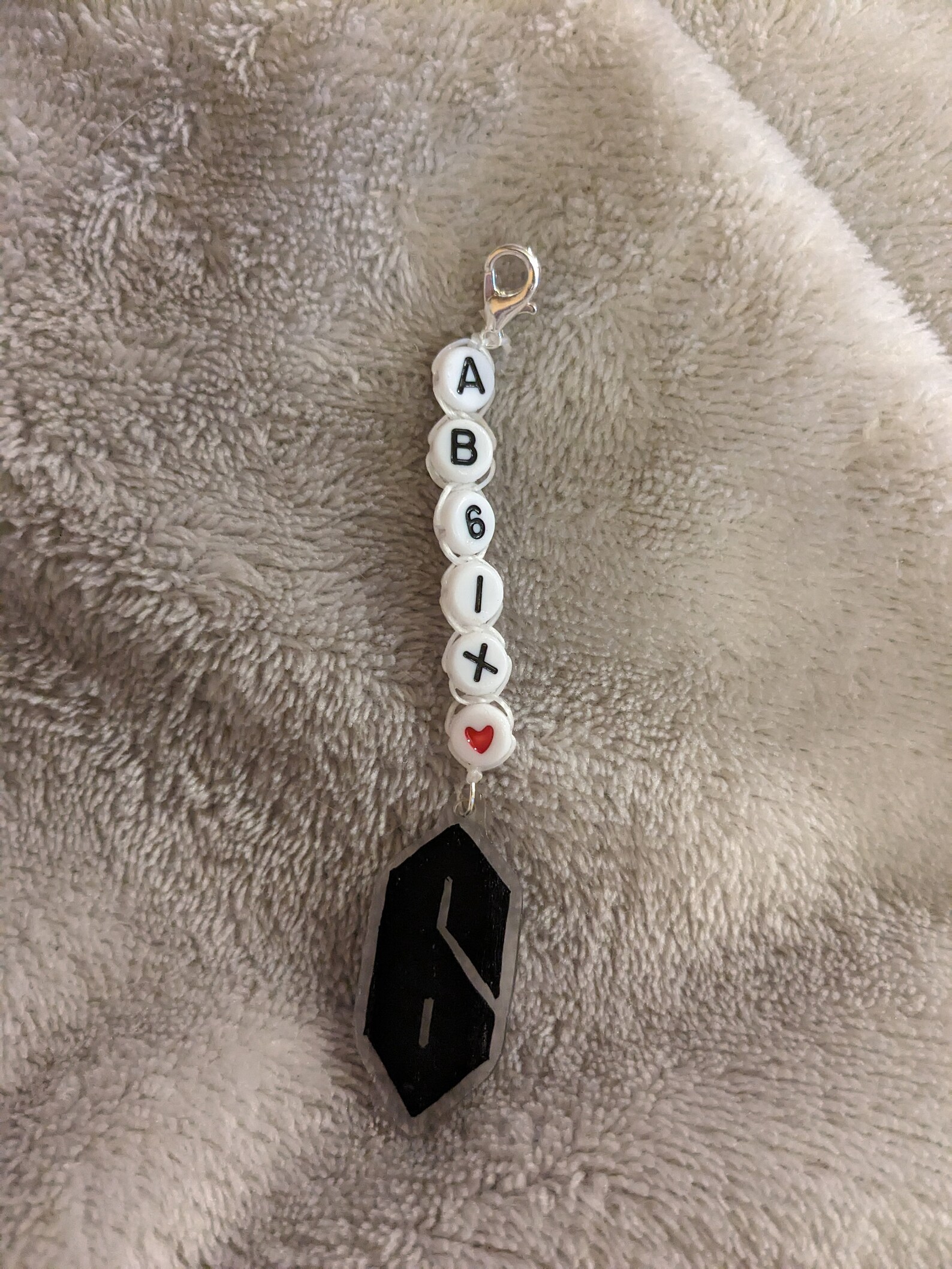 Custom Kpop Logo Keychain - Etsy
