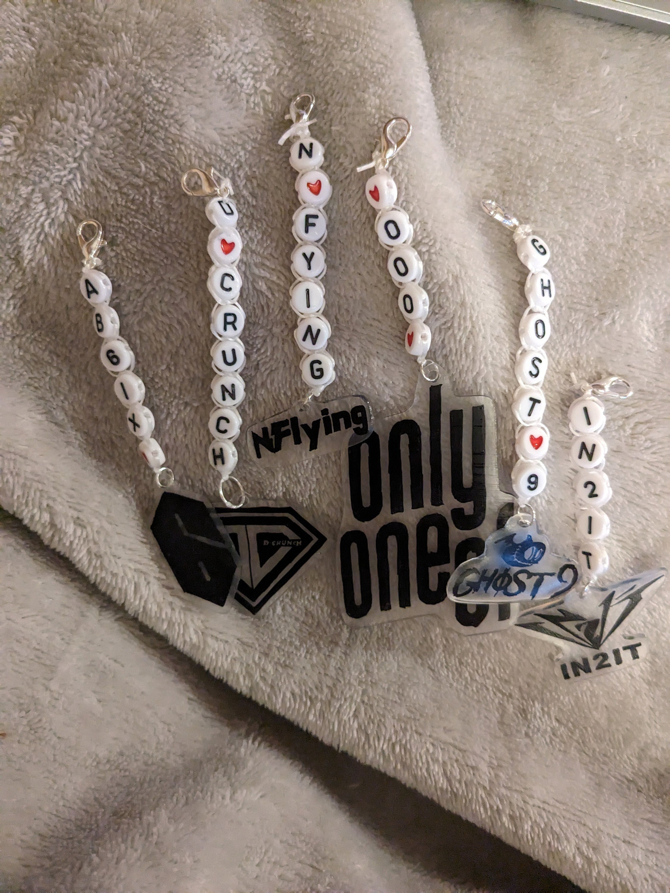 Custom Kpop Logo Keychain - Etsy