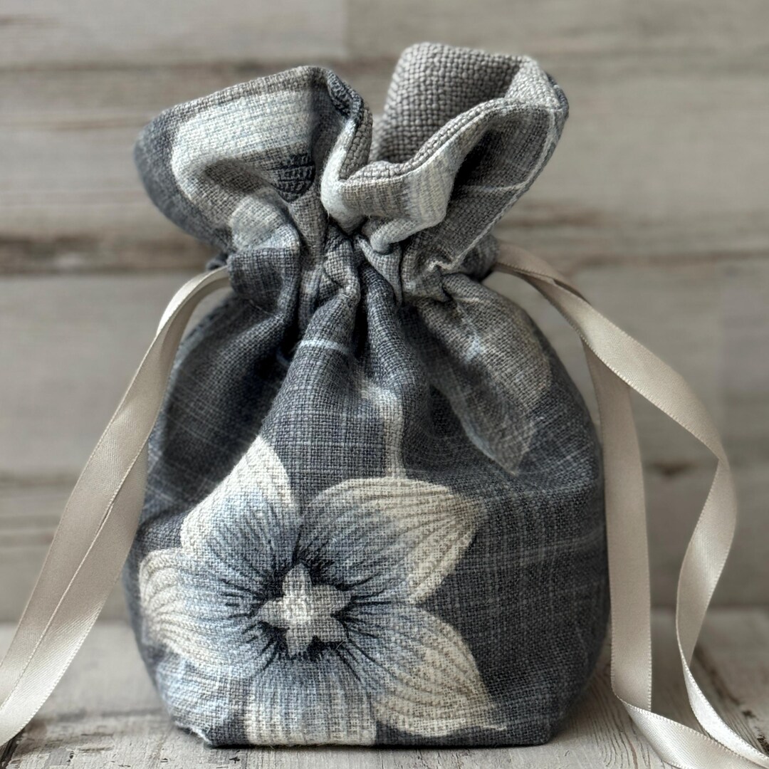 Lined and Box Pleated Gray Passion Flower Drawstring Bag - Etsy