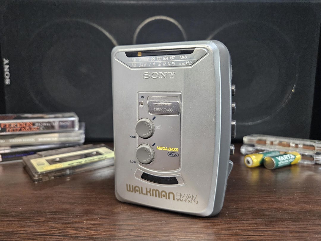 Sony Walkman, Sony WM FX 173 Vintage Portable Cassette Player & Radio ...