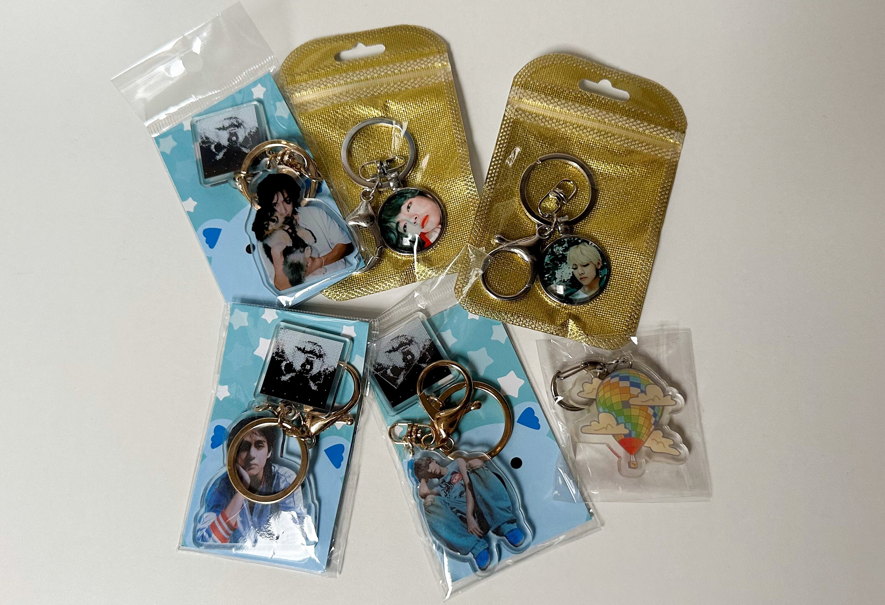 BTS Kim Taehuyng Box Layover Edition photobook, Polaroids, Photocards ...