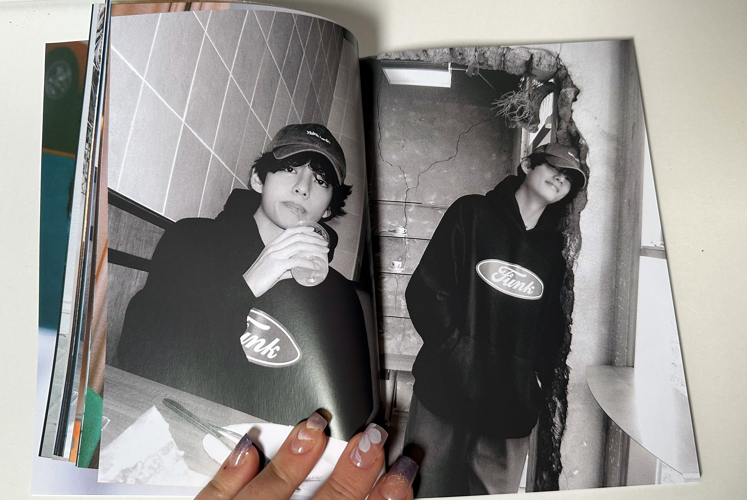 BTS Kim Taehuyng Box Layover Edition photobook, Polaroids, Photocards ...