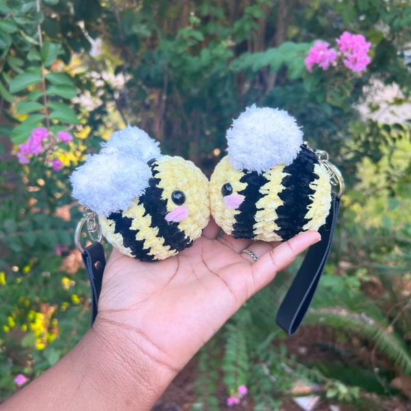 Crochet Bee Keychain - Etsy