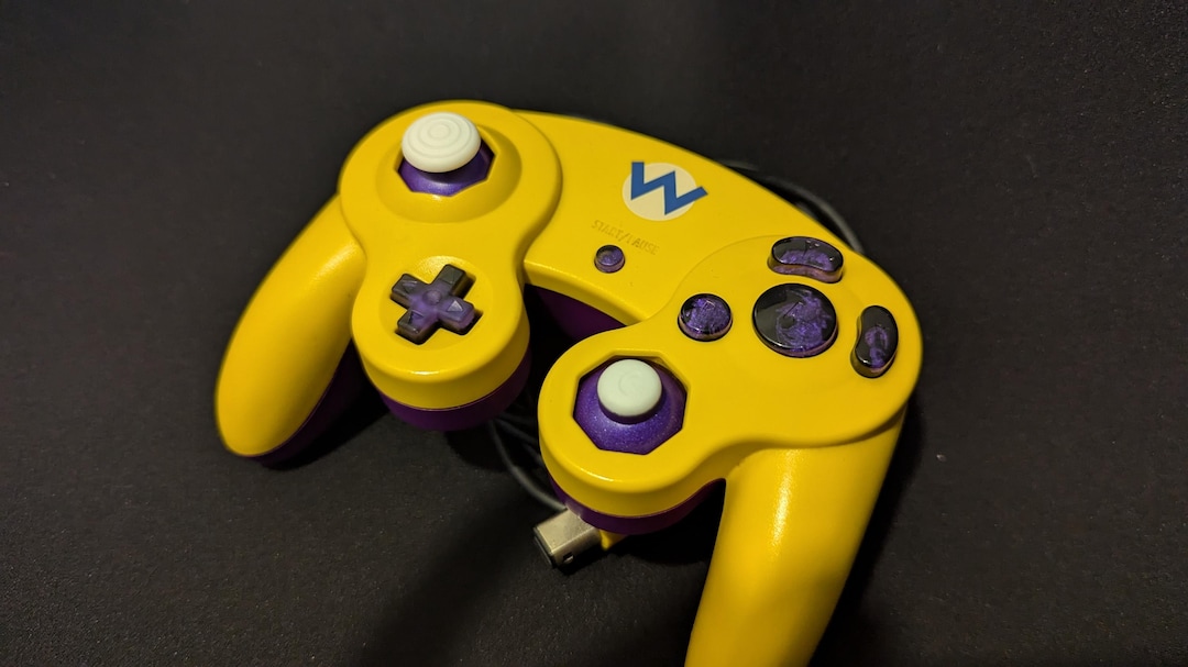 Wario’s Galaxy | Modded OEM Gamecube Controller - Etsy