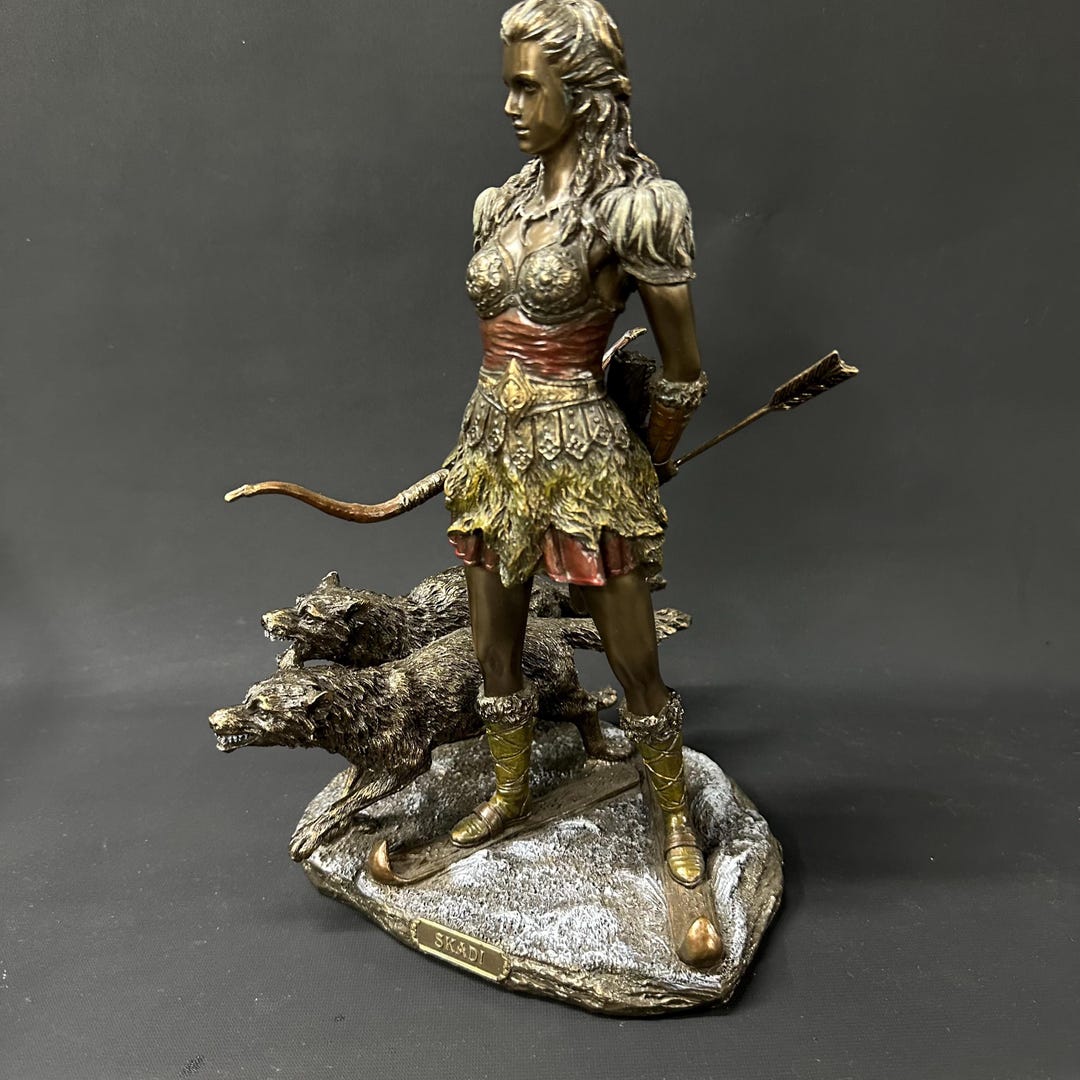 Skadi Statue I Scandinavian Figurines - Etsy