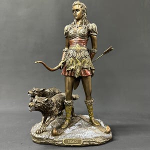 Skadi Statue I Scandinavian Figurines - Etsy