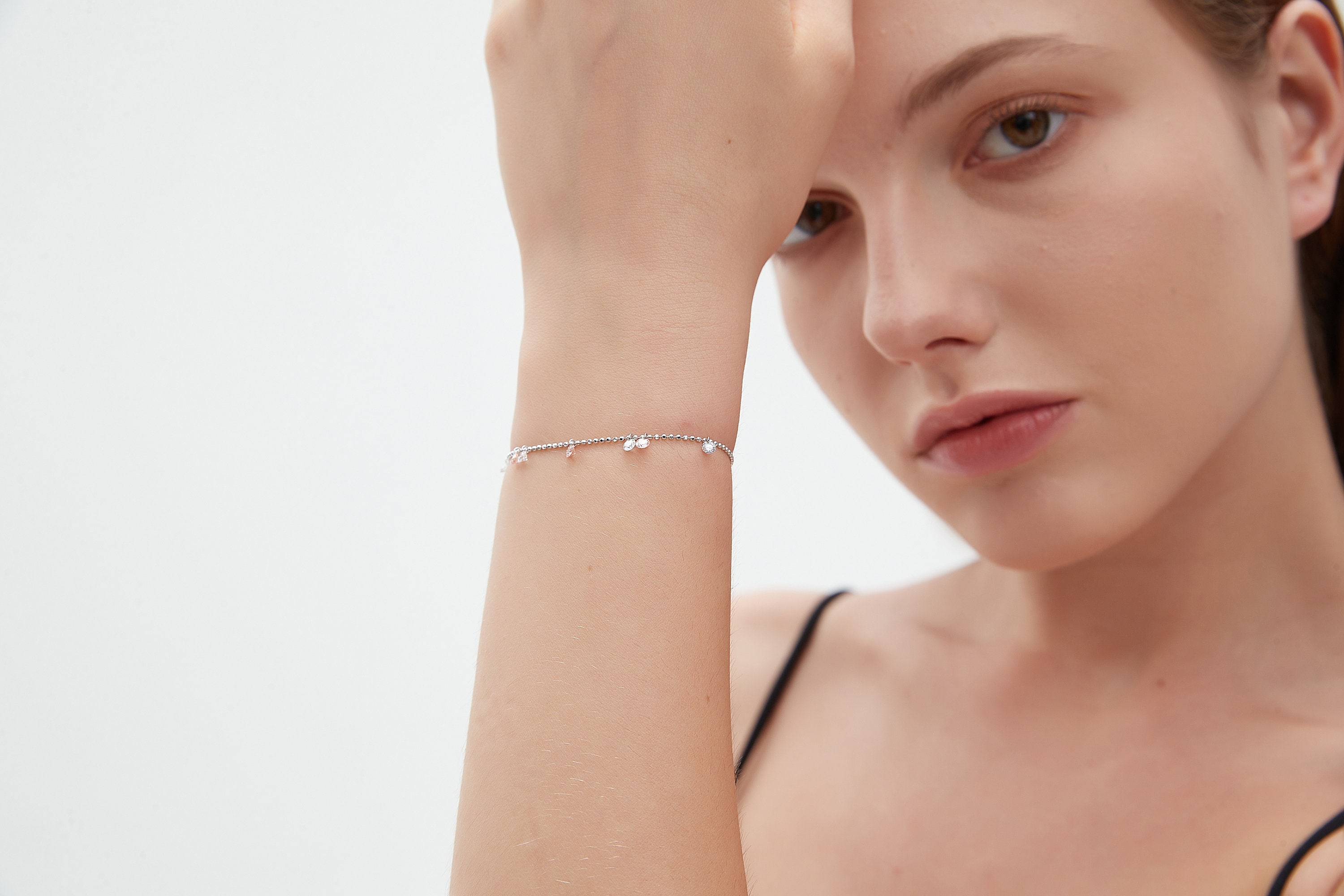 18K Solid Gold Floating Diamond Bracelet, Au750 Unique Extremely Shiny ...