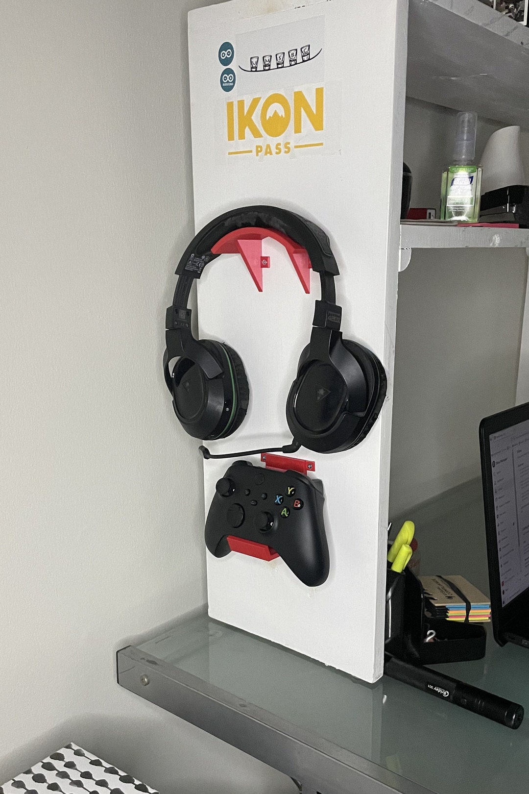 3D Printed Gaming Headset and Controller Wall Mount | Organize and ...