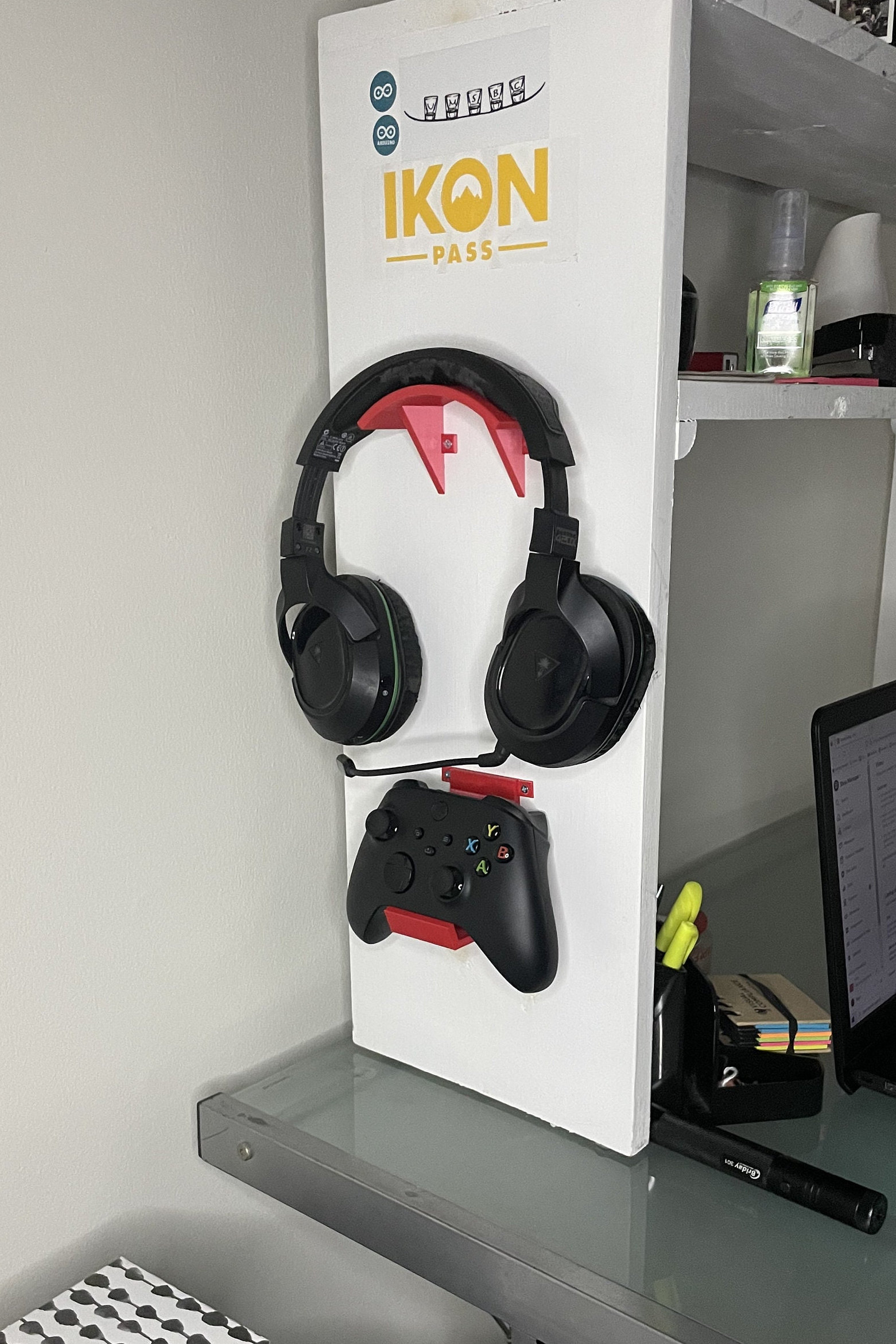 3D Printed Gaming Headset and Controller Wall Mount Organize and ...