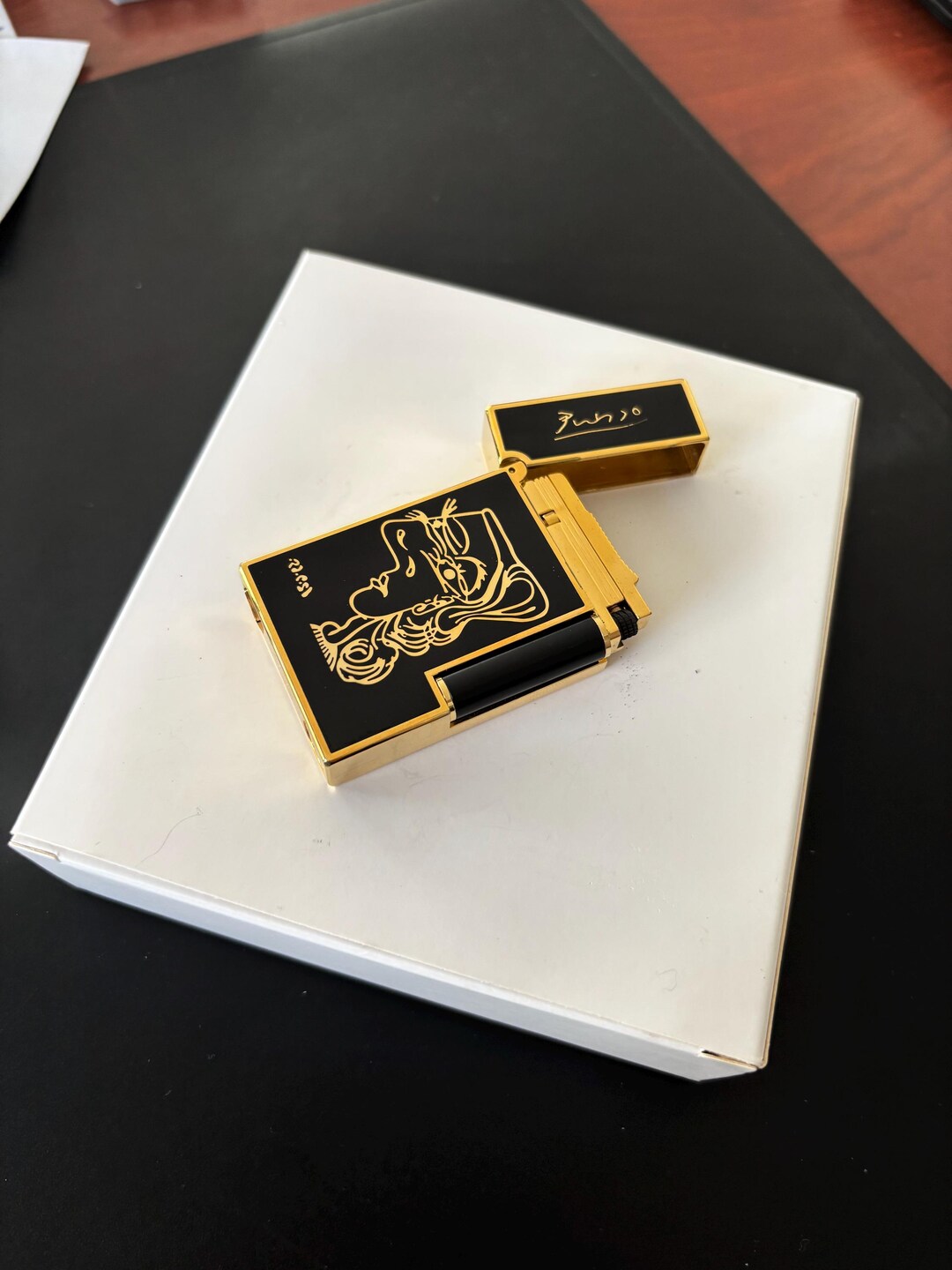 Elegant Vintage Picasso-themed Gas Lighter – Sleek Gold & Black Design ...