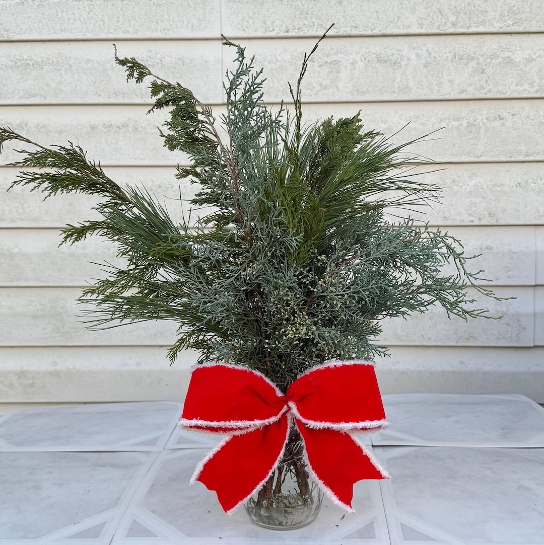 Fresh Evergreen Christmas Arrangement: Cedar, Pine & Juniper ...