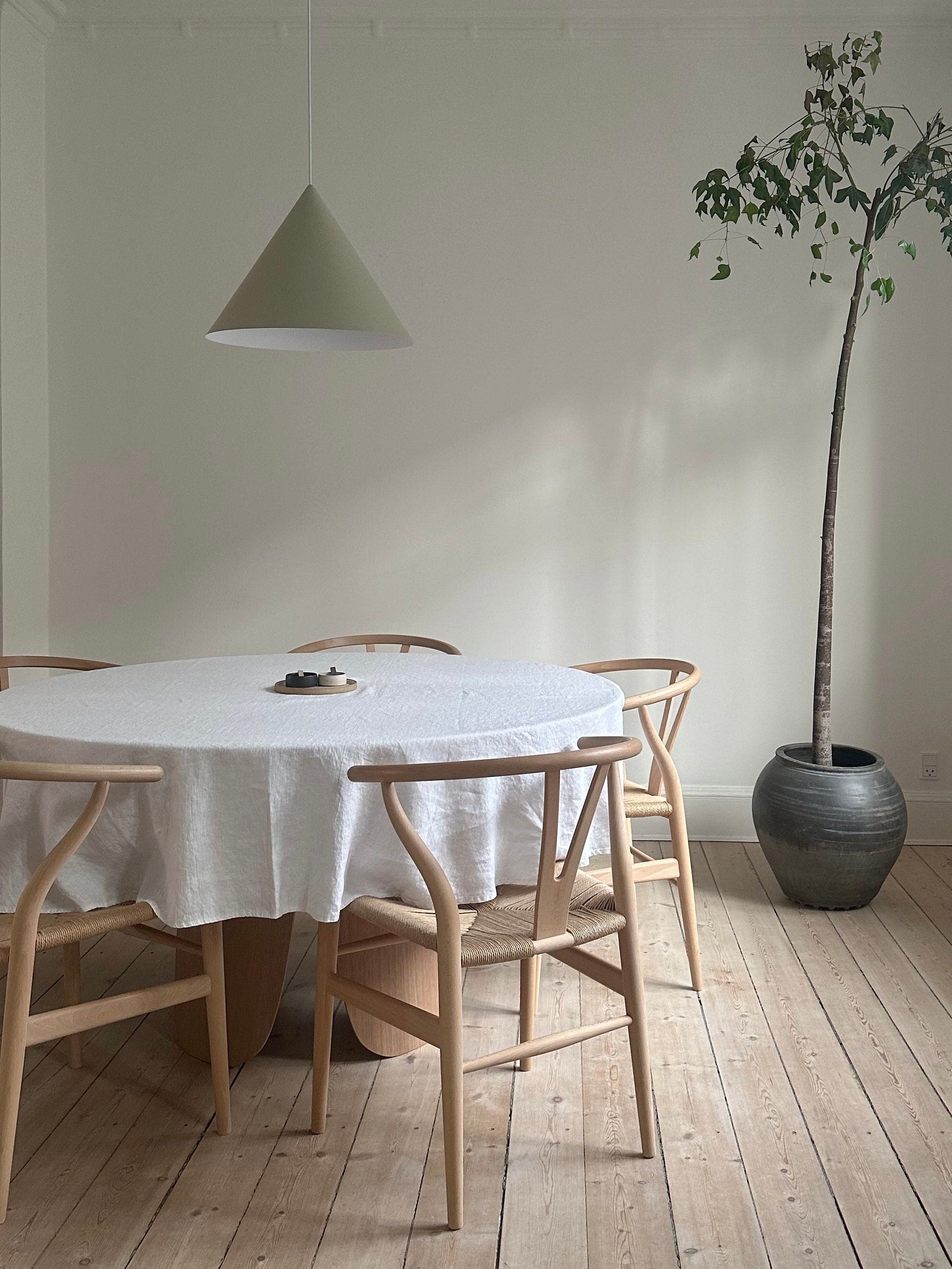 Large White Round 100% Linen Tablecloth. Extra Wide 80" (200cm), 90 ...