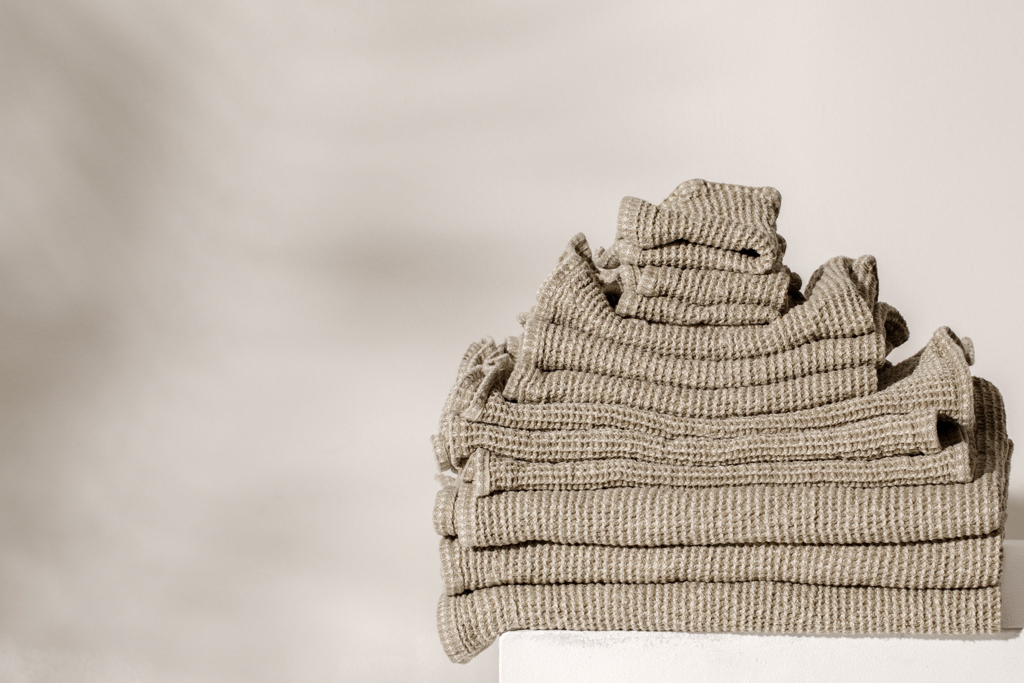 Heavyweight Waffle Textured Linen Bath Towel, Large Absorbent ...