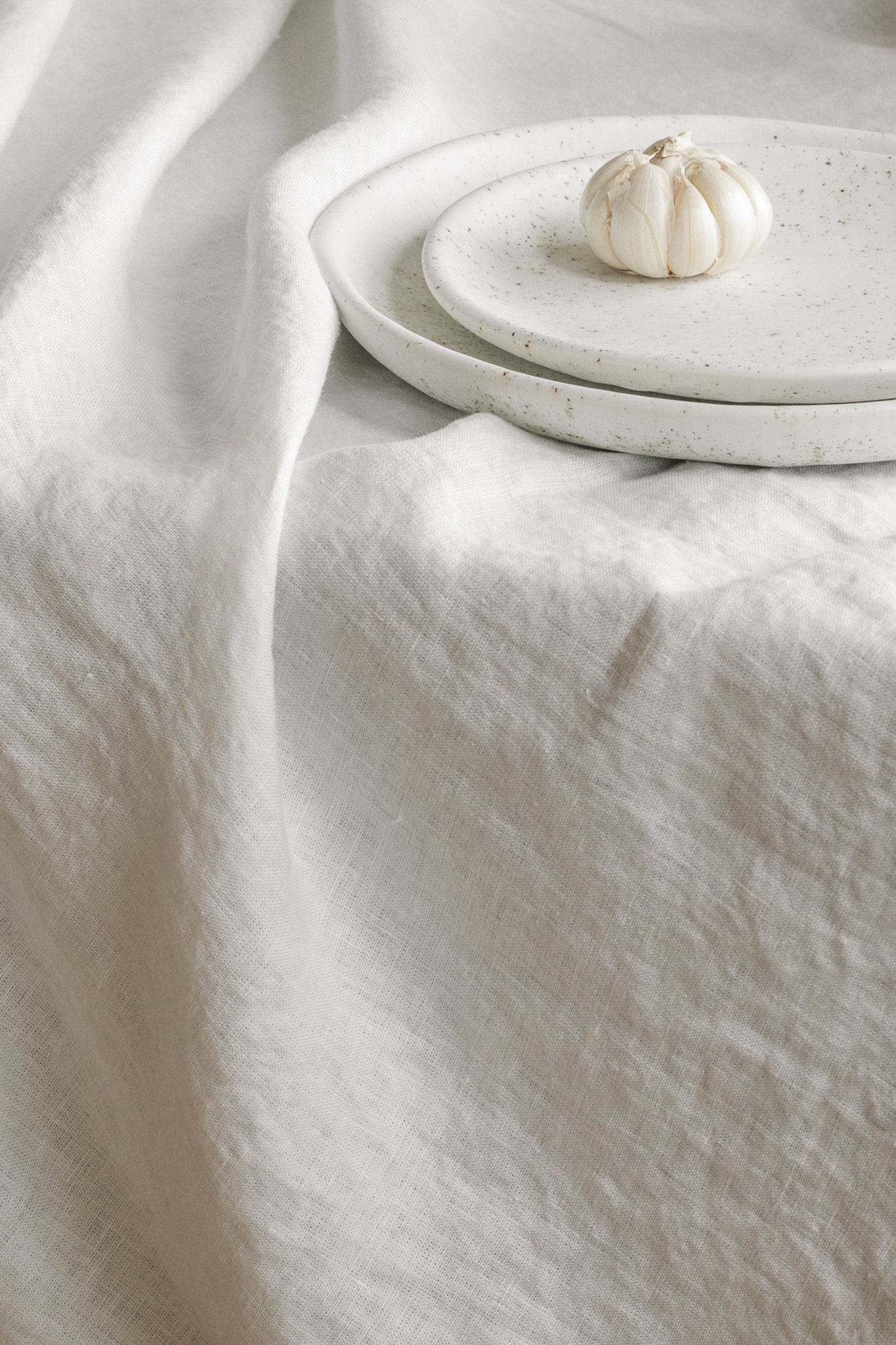 Large White Round 100% Linen Tablecloth. Extra Wide 80" (200cm), 90 ...