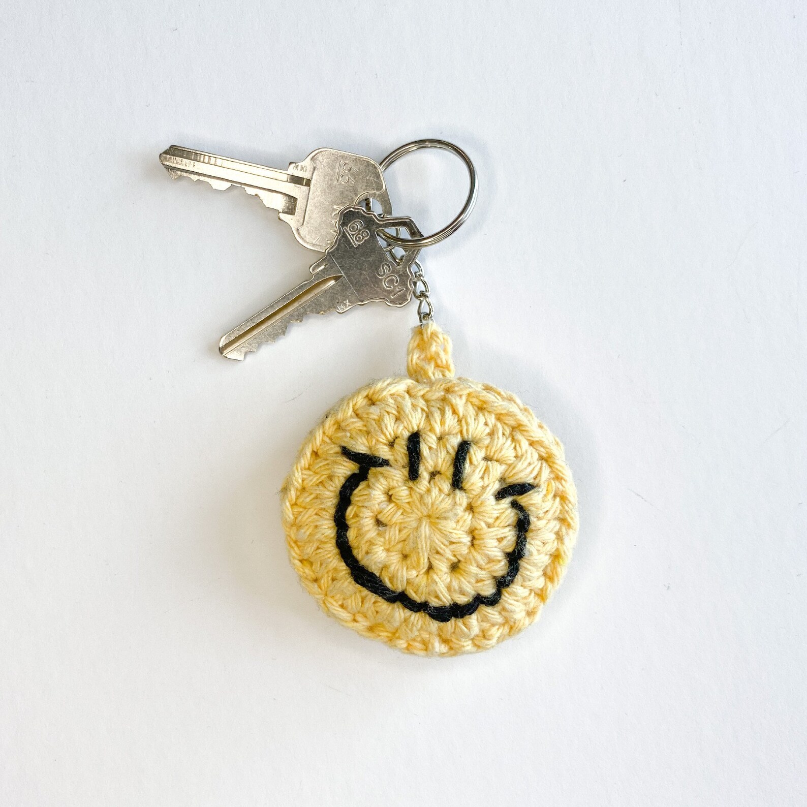 Happy Face Key Chain, Aesthetic Keychain, Happy Keychain, Keychain ...