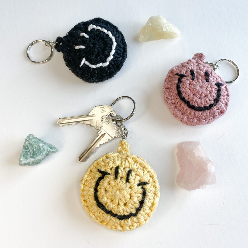 Happy Face Key Chain, Aesthetic Keychain, Happy Keychain, Keychain ...