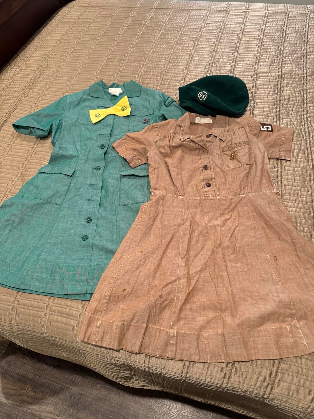 Vintage Girl Scout Uniforms Beret/pins and 1981 Columbia River Council ...
