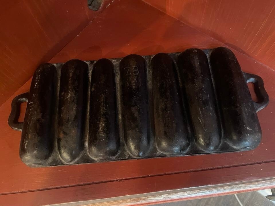 Antique Cast Iron CORN BREAD Pan 7B-KF - Etsy