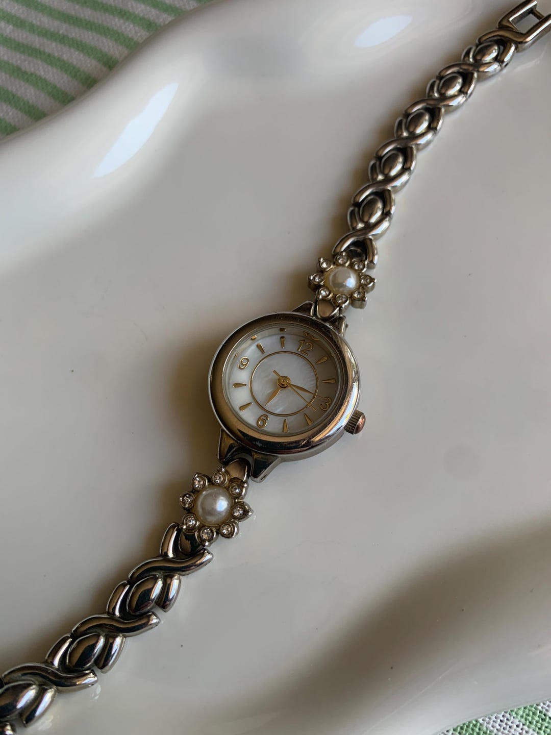 Vintage Dainty Early 2000s Silver Ladies Watch W/ Diamonds & Pearl ...