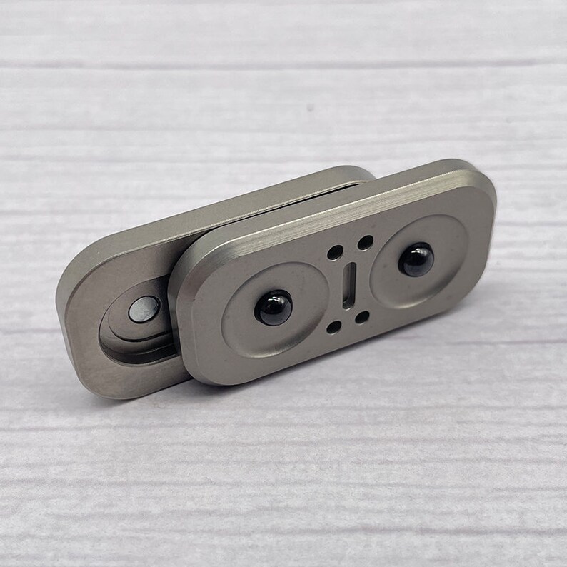 Fidget Toys Adults Pack, Magnet Fidget Slider Fidget Spinner and Haptic ...