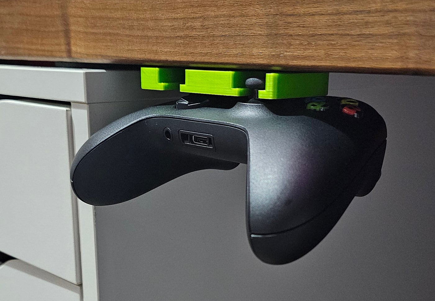 3D Printed Under Desk Controller Mount: Universal Xbox, Playstation ...