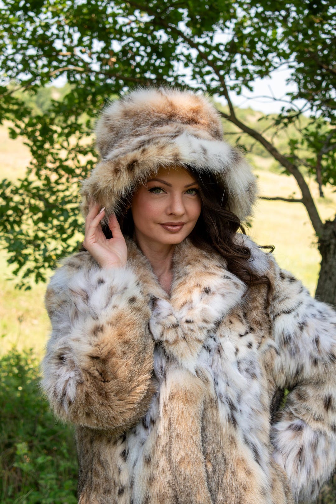 Lynx Bucket Hat – Luxurious Real Fur, Elegant and Chic Winter Accessory ...