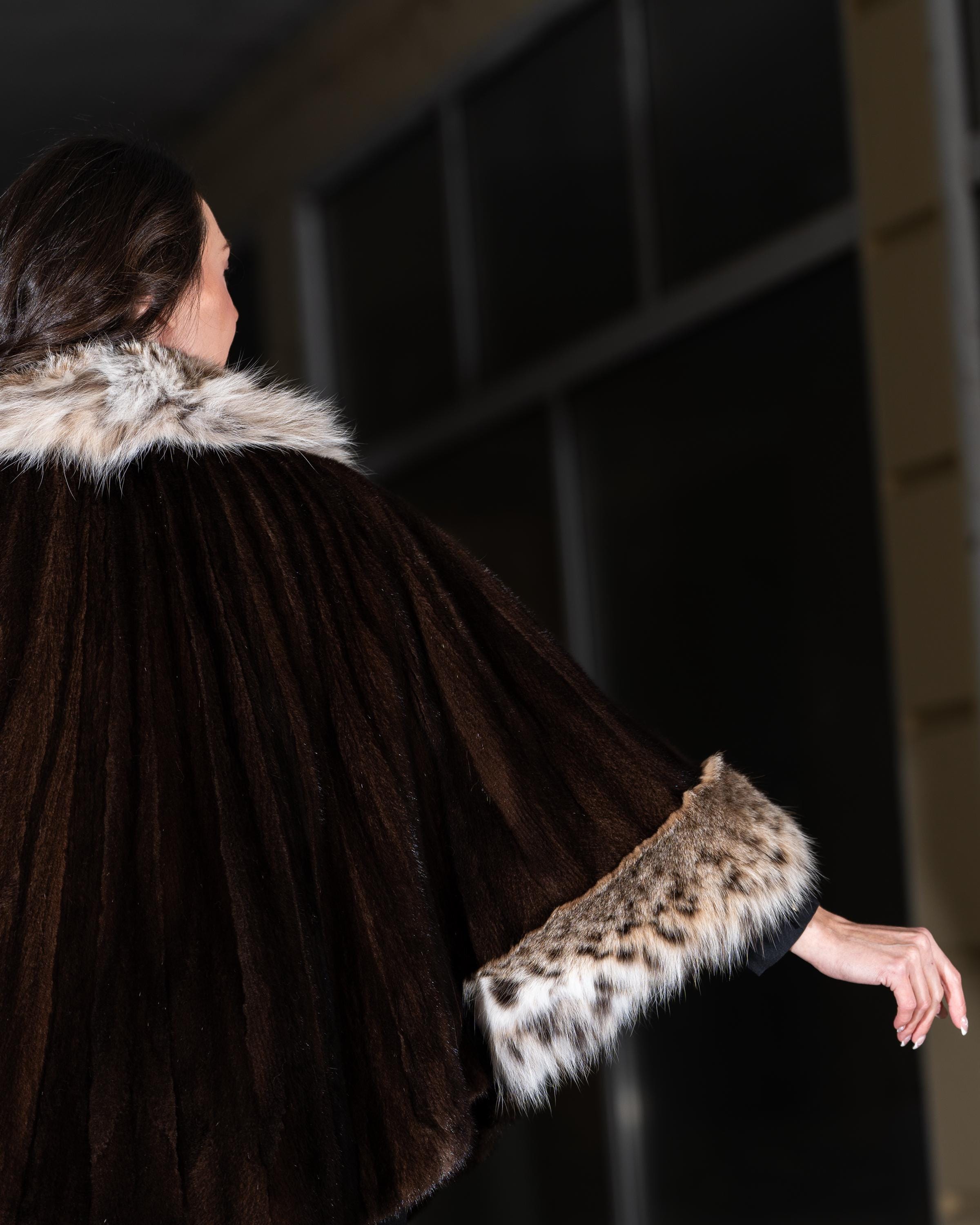 New Italian Cape Brown Shearling Fur With Collar and Mansete Lynx ...