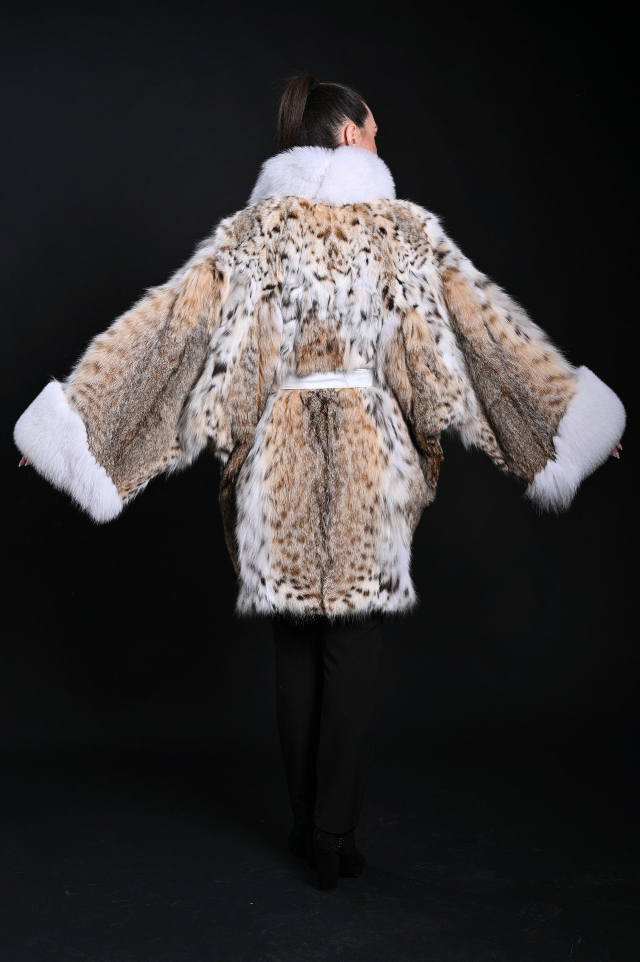 Large Lynx Fur Cape With White Fox Collar and Mansete - Etsy