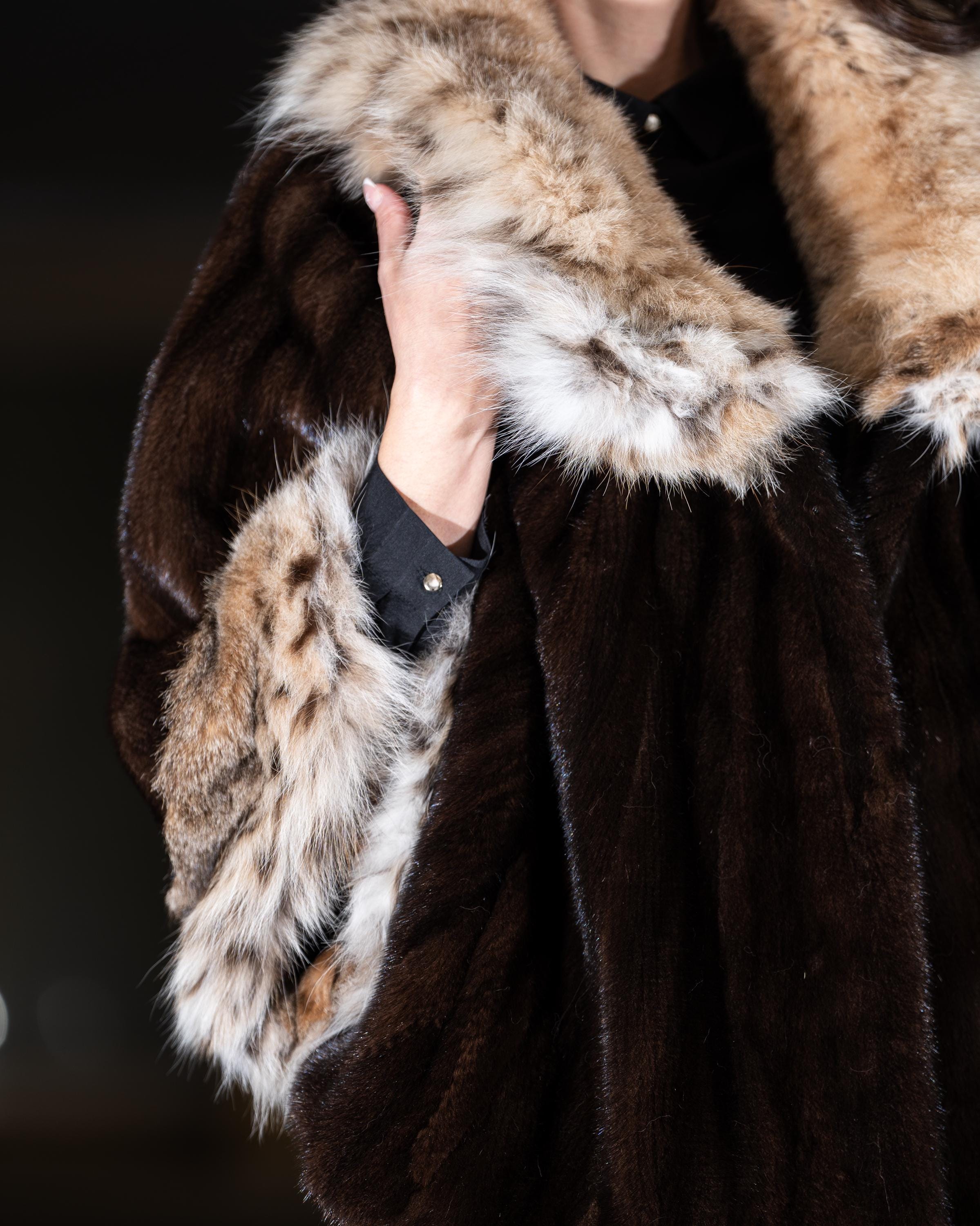 New Italian Cape Brown Shearling Fur With Collar and Mansete Lynx ...