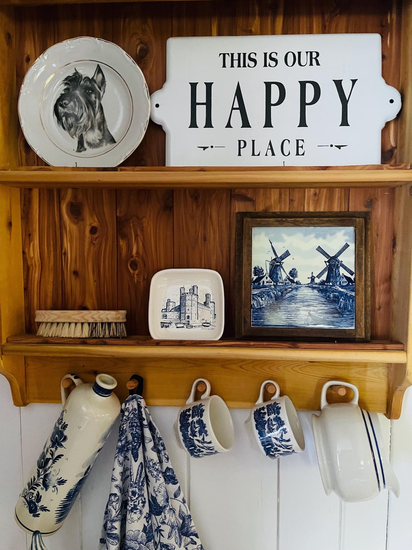 Vintage White and Blue Kitchen / Dining Room Decor. French Country ...