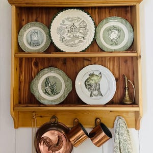 Vintage Rustic Wall Mounted Wooden Plate Rack With 5 Hooks for Cups ...