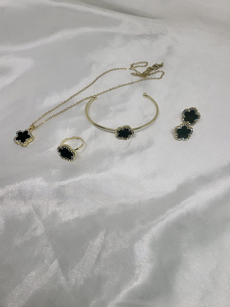 Four Leaf Clover. Jewellery Set for Women 18K Gold Plated Green Pendant ...