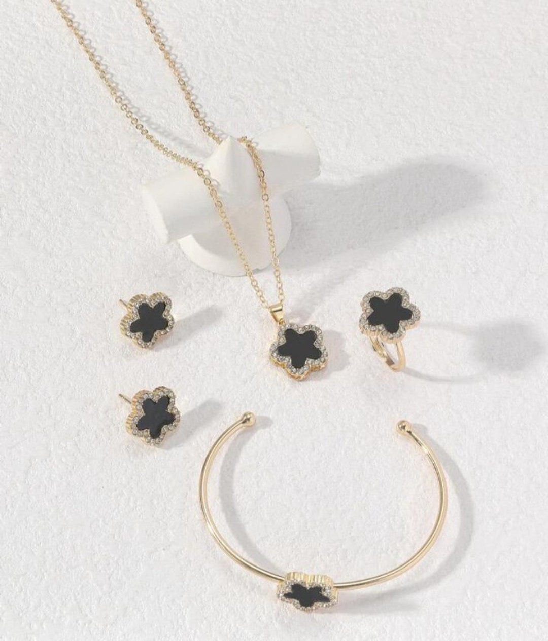 Four Leaf Clover. Jewellery Set for Women 18K Gold Plated Black Pendant ...