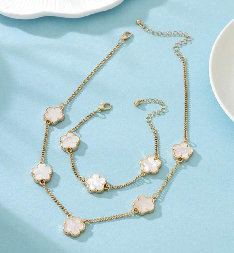 Four Leaf Clover. Jewellery Set for Women 18K Gold Plated White Pendant ...