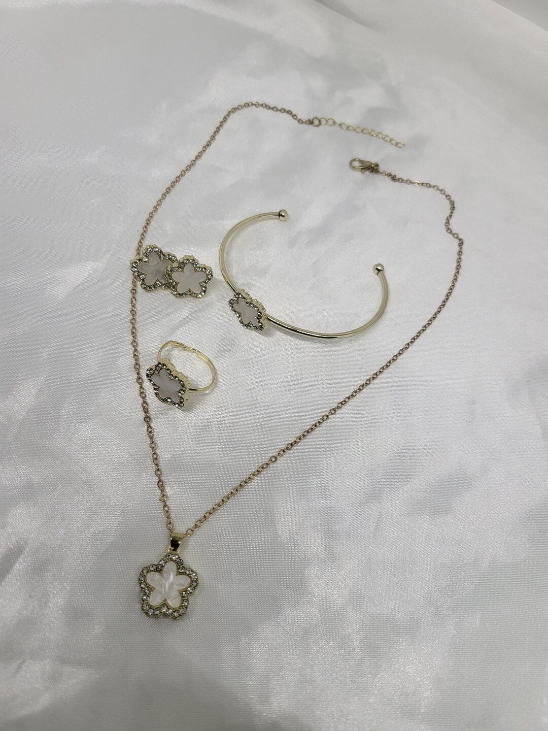 Four Leaf Clover. Jewellery Set for Women 18K Gold Plated Whitependant ...