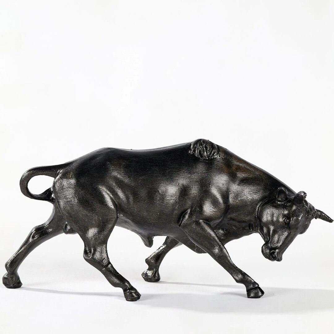 Spanish Bull Statue, Symbol of Power, Statue of Attacking Bull, Width ...