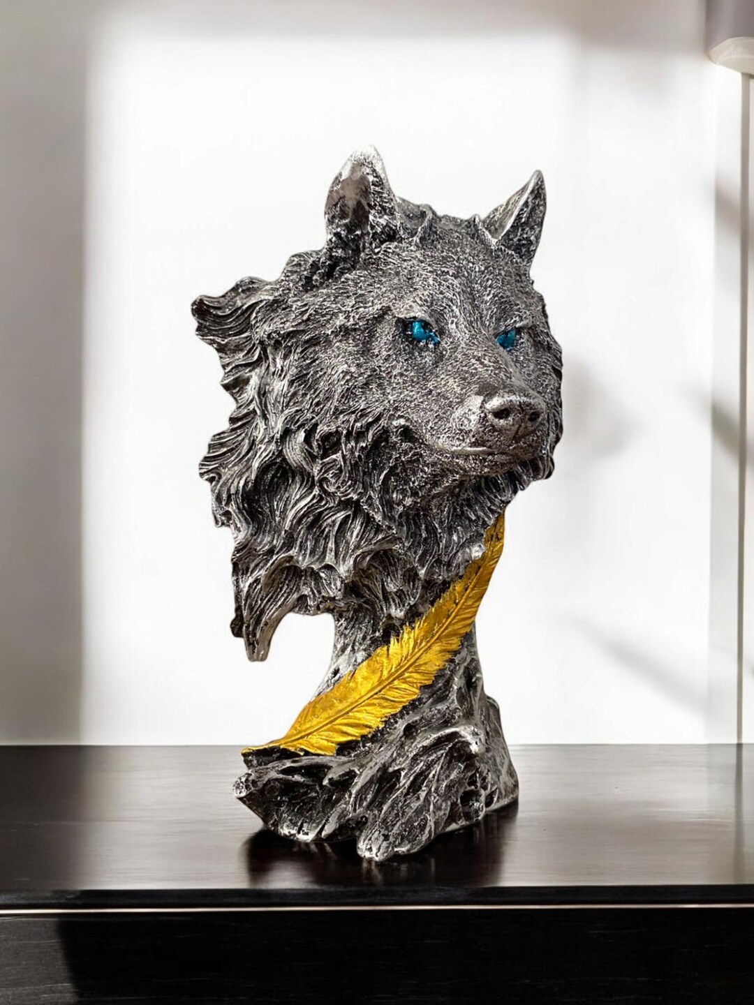 Blue Eyes Wolf Sculpture, Exlusive Wolf Figurine Statue, Home Decor ...