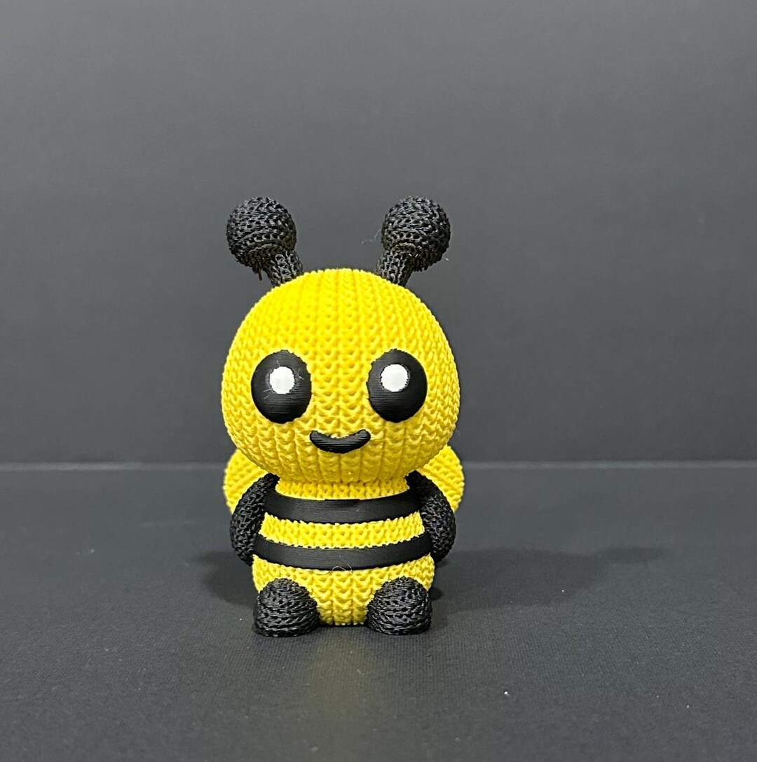 Bumble Bee 3D Printed Knitted | Cozy Bee Figurine | Faux Knit Bee Décor ...