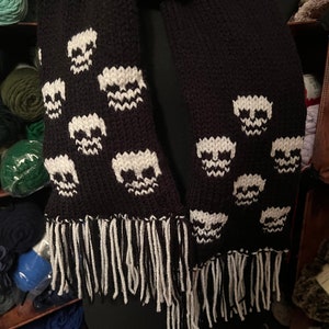 Addi 46 Pin Knitting Machine: Knit Skull Scarf Pattern - Circular ...