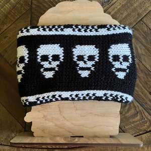 Addi Skull Knit Ear Warmer Pattern: Circular Knitting Machine, Digital ...