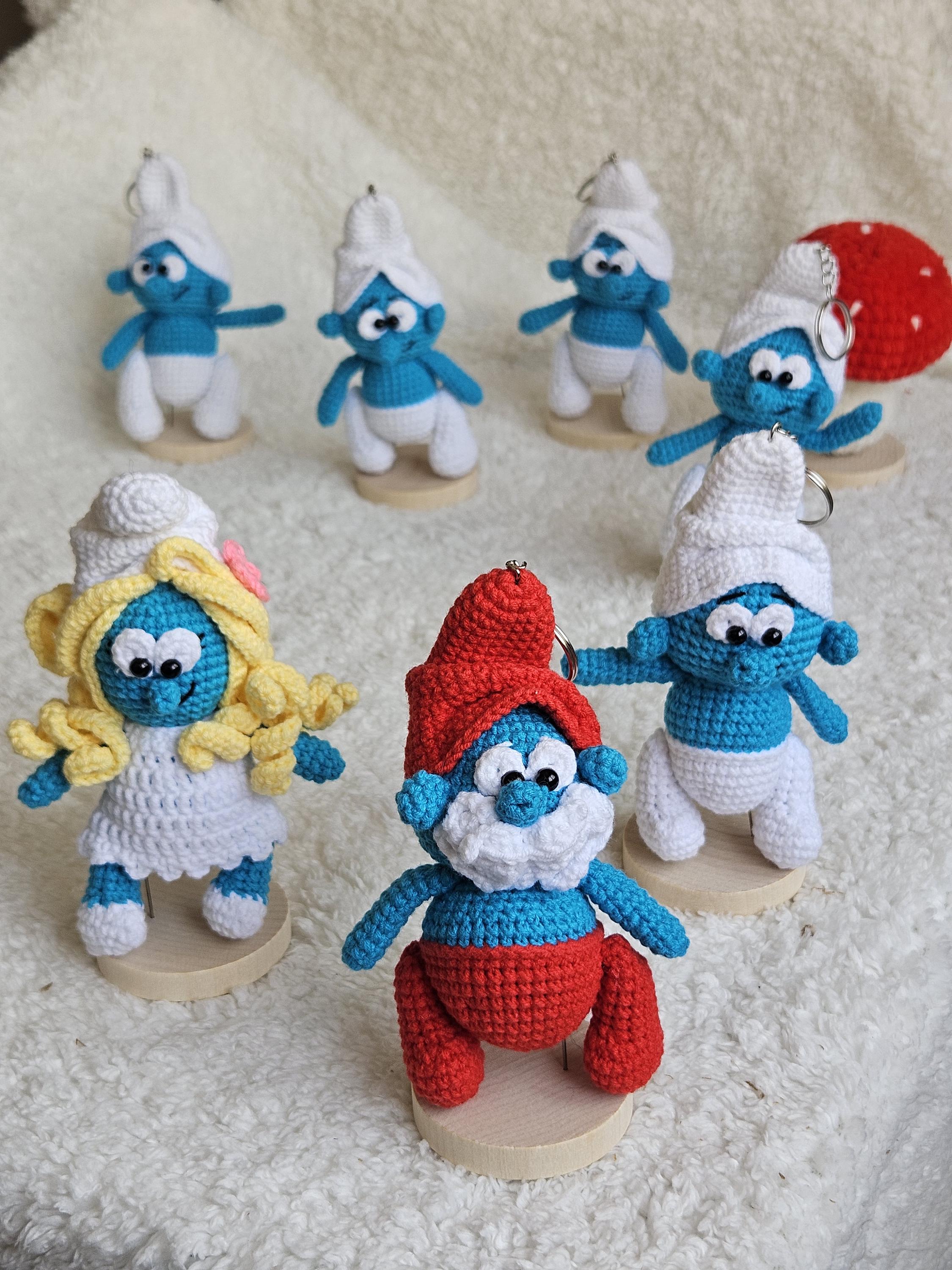 Handmade Smurfs & Papa Smurf Amigurumi Keychains – Cute, Customizable ...